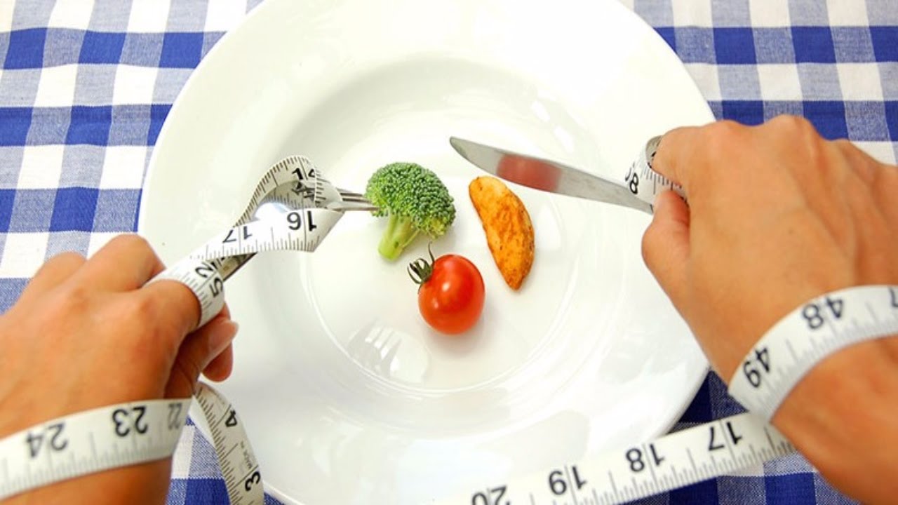 Top 10 Signs of an Eating Disorder Relapse - Women Fitness