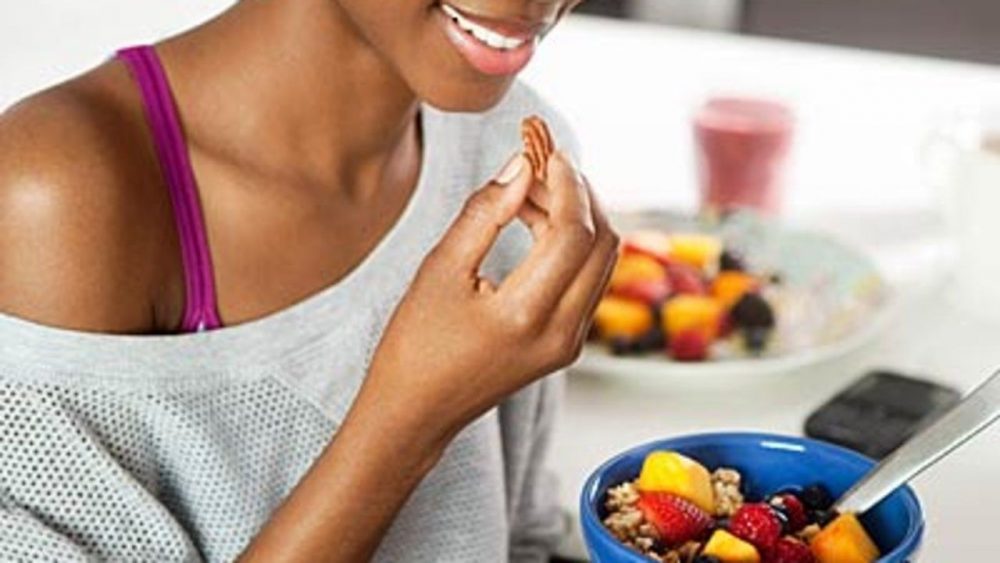 Top 10 Simple Steps To Change The Way You Eat - Women Fitness