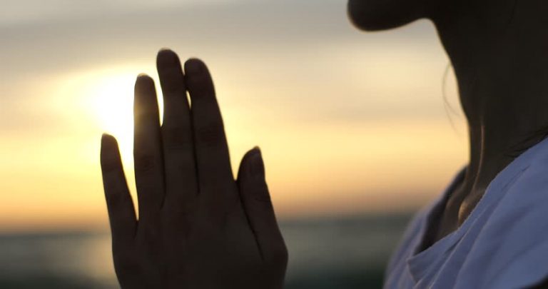 Namaste Or the Anjali Mudra: A Hand Gesture with Multiple Benefits ...