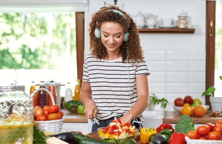 The Perfect Playlist to Make Cooking Fun - Women Fitness