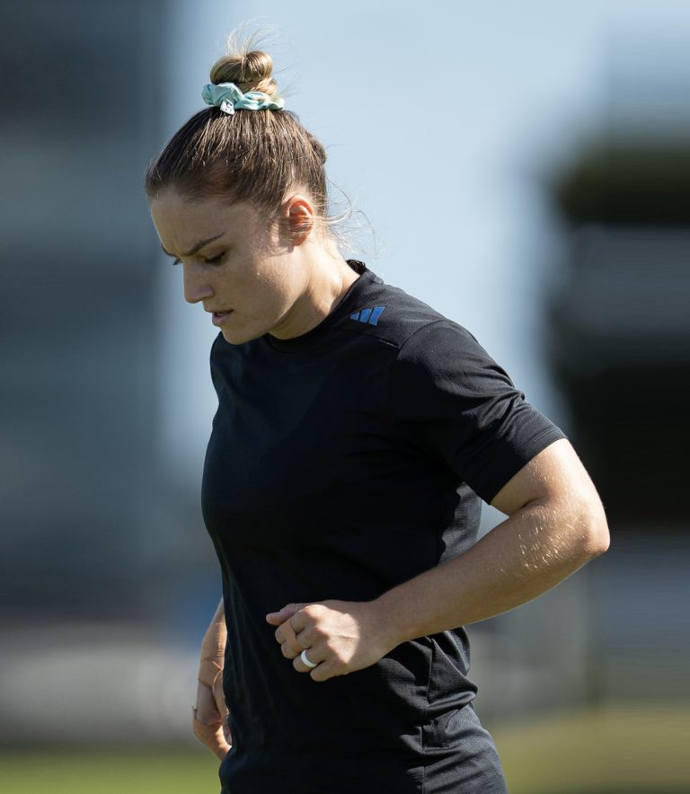 Michaela Blyde From NZ Fields To Olympic Gold - Women Fitness